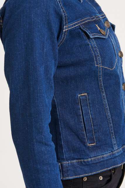 Wholesale Clothing - Bulk Clothing at Case & Piece Pricing | UTT Europe Kft